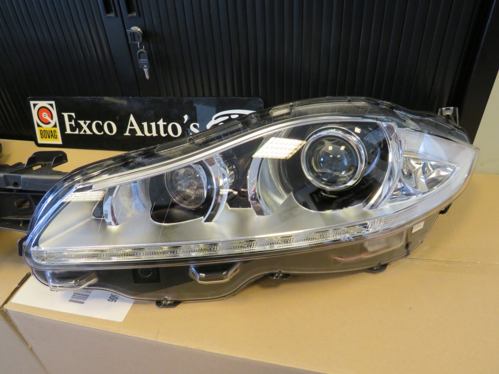 Jaguar XJ Headlightset left and right Xenon C2D60263 C2D60269 - Exco ...